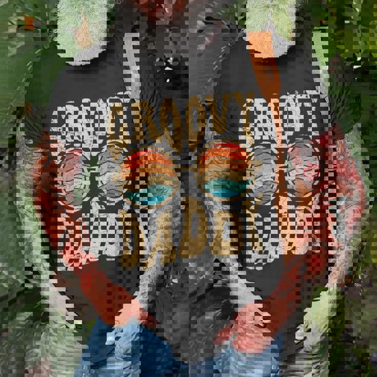 Mens Groovy Daddy 70S Aesthetic Nostalgia 1970S Retro Dad T-Shirt ...